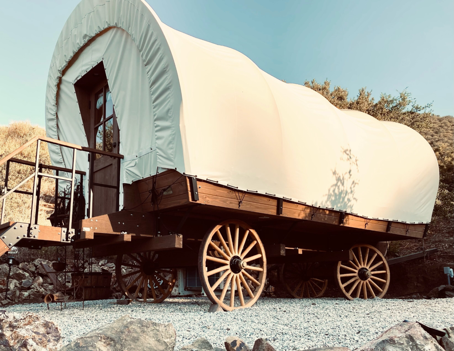 Conestoga Wagon Co. Unveils the Hard Top Lux Wagon at Glamping Show Americas 2025 to Help ...
